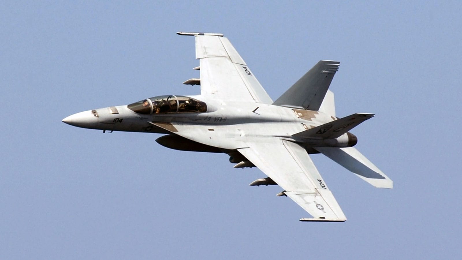 US Navy Loses $60 Million Fighter Jet in Red Sea Incident – Azat TV