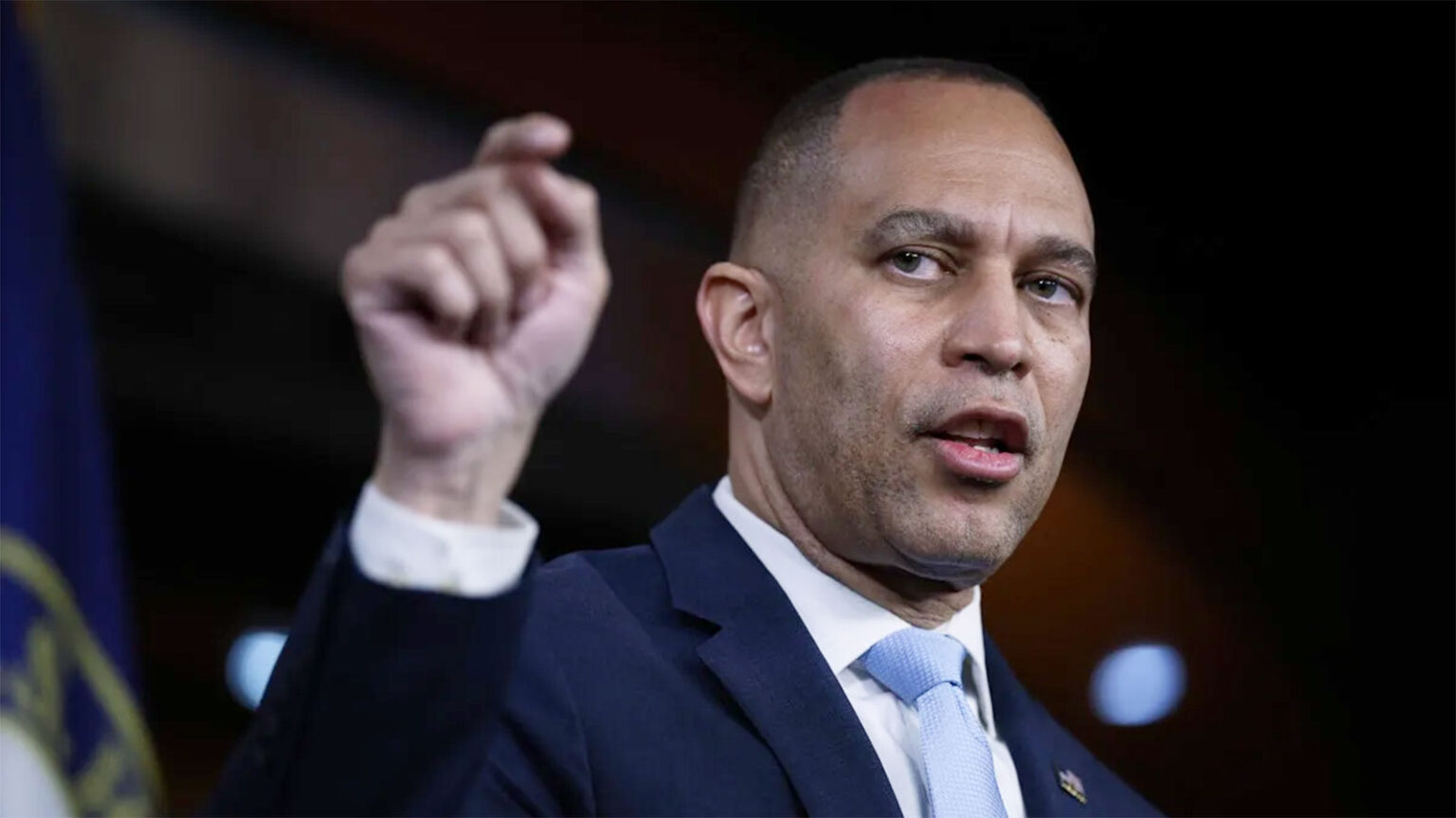 Hakeem Jeffries’ Marathon ‘Magic Minute’ Speech Sparks National Debate ...