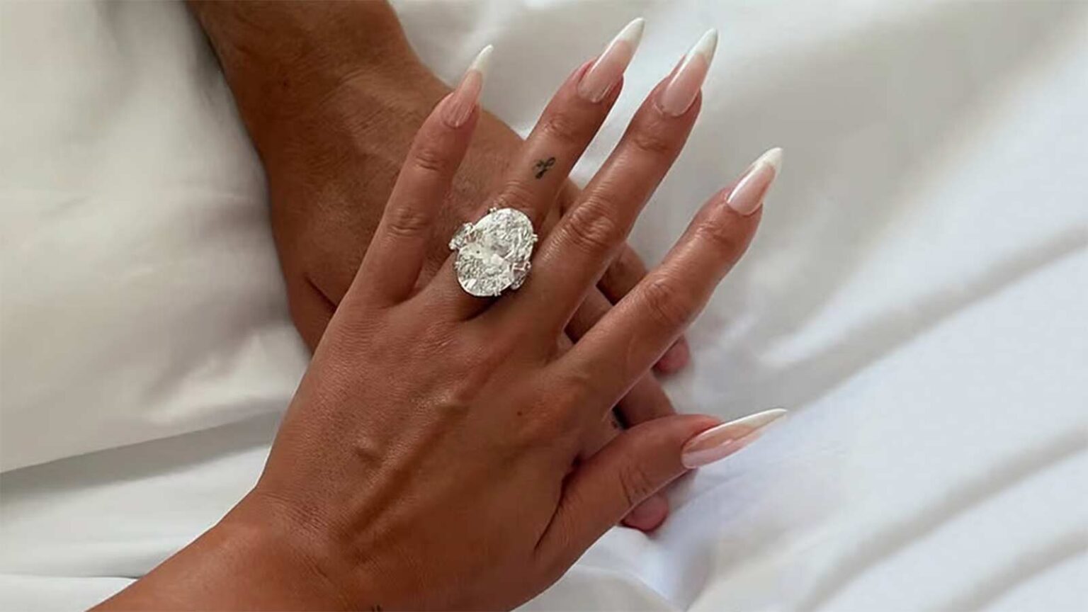 Cristiano Ronaldo’s $5M Engagement Ring: A Symbol of Eternal Love – Azat TV