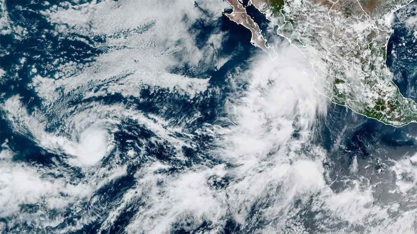 Hurricane Lorena Threatens Mexico’s Baja California Coastline – Azat TV