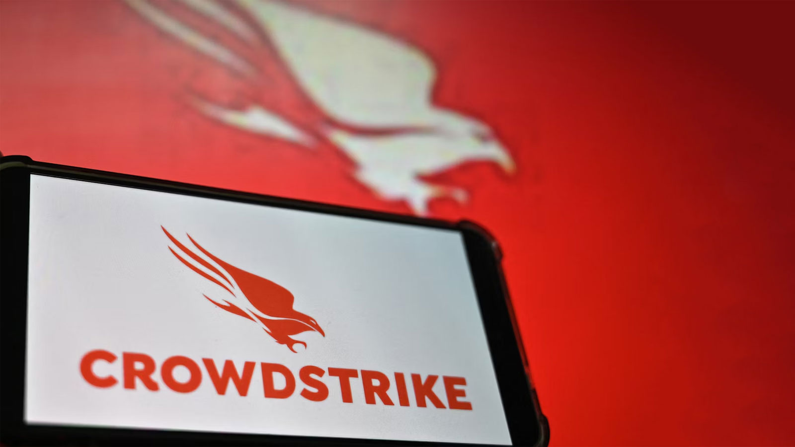 CrowdStrike Stock Surges on Analyst Upgrades and AI Partnerships – Azat TV