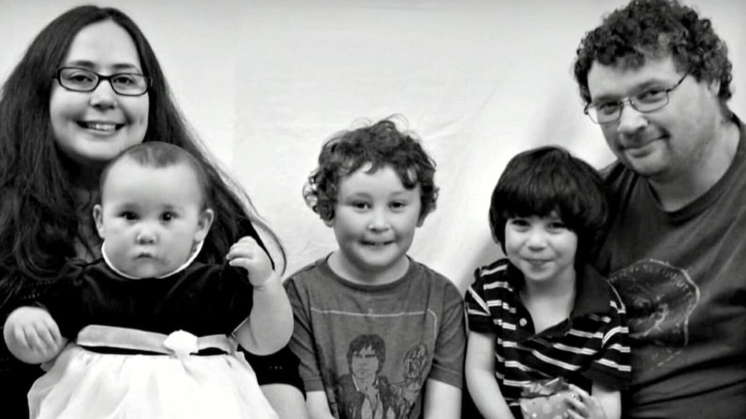 Jennifer Neville-Lake Faces a Decade of Grief and Resilience – Azat TV