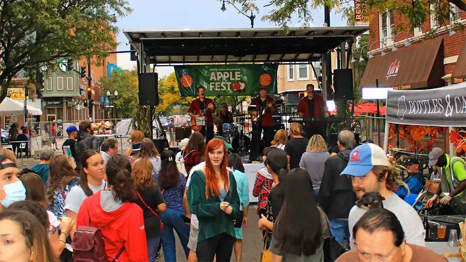 Chicago’s Apple Fest Brings Autumn Spirit to Lincoln Square – Azat TV