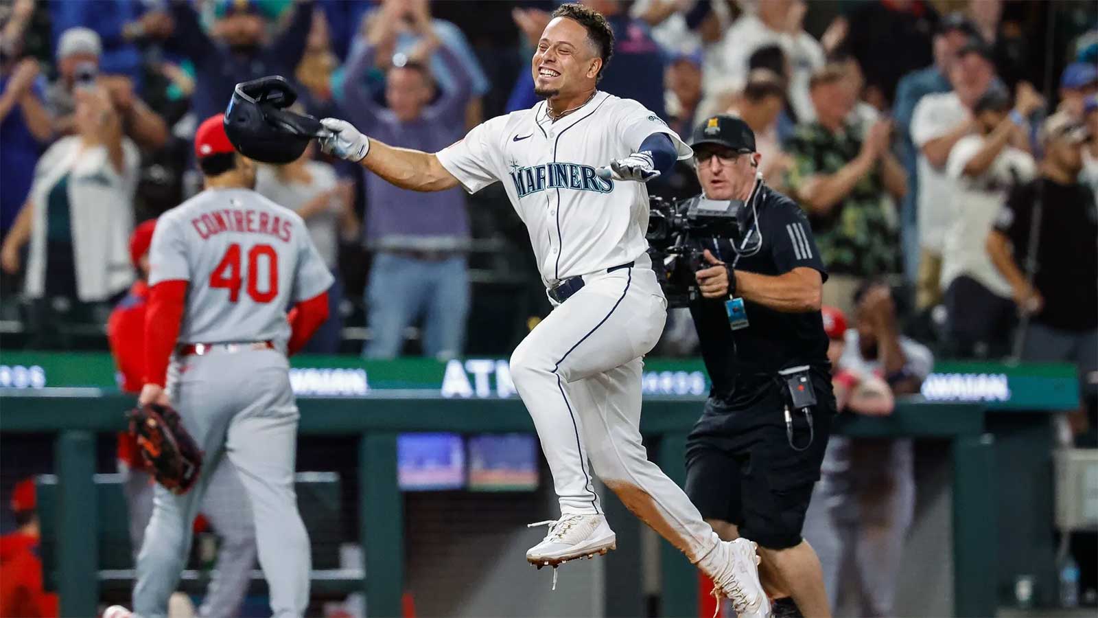 Leo Rivas’ Playoff Breakthrough – Azat TV