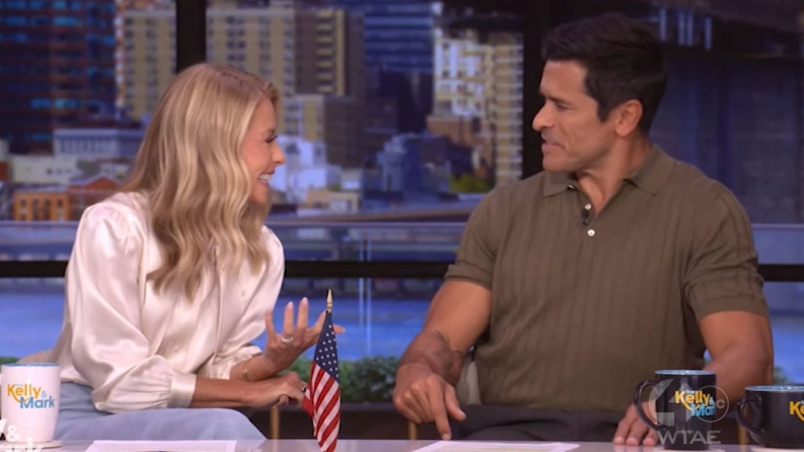 Kelly Ripa’s Bold Birthday: Alone Time, Style Risks, and 30 Years On ...