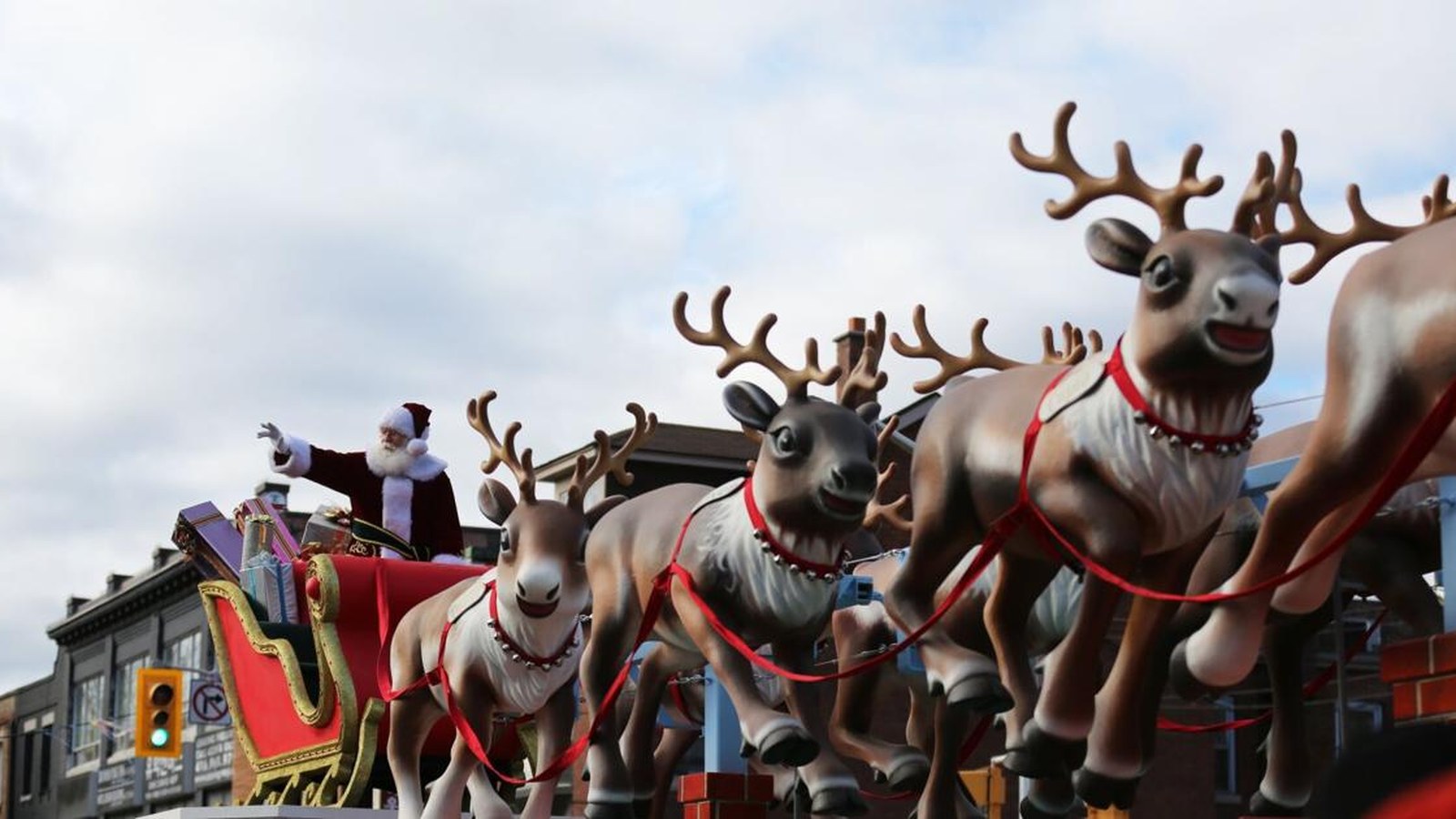 Toronto Santa Claus Parade 2025: Full Road Closures, Route, and Transit ...