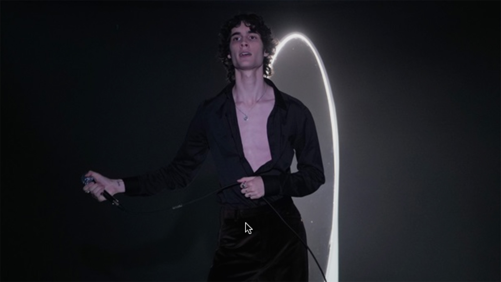 Sombr Joins Jonas Brothers Onstage in NYC: A Breakout Year Reaches New ...