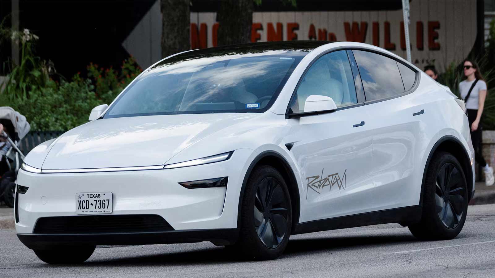 Tesla in 2025: Robotaxi Ambitions, Market Optimism, and the Road Ahead ...