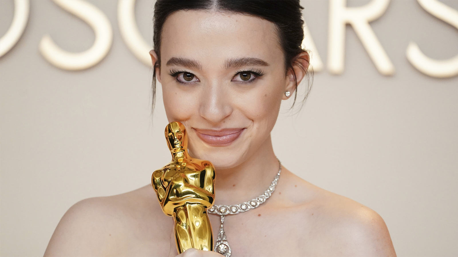 Mikey Madison’s ‘Anora’ Oscar Upset and Cultural Impact in 2026 – Azat TV